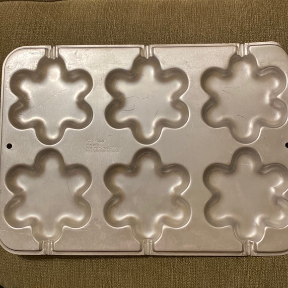 Wilton | Kitchen | Rare Vintage 999 Wilton Aluminum Star Cookie Pan ...